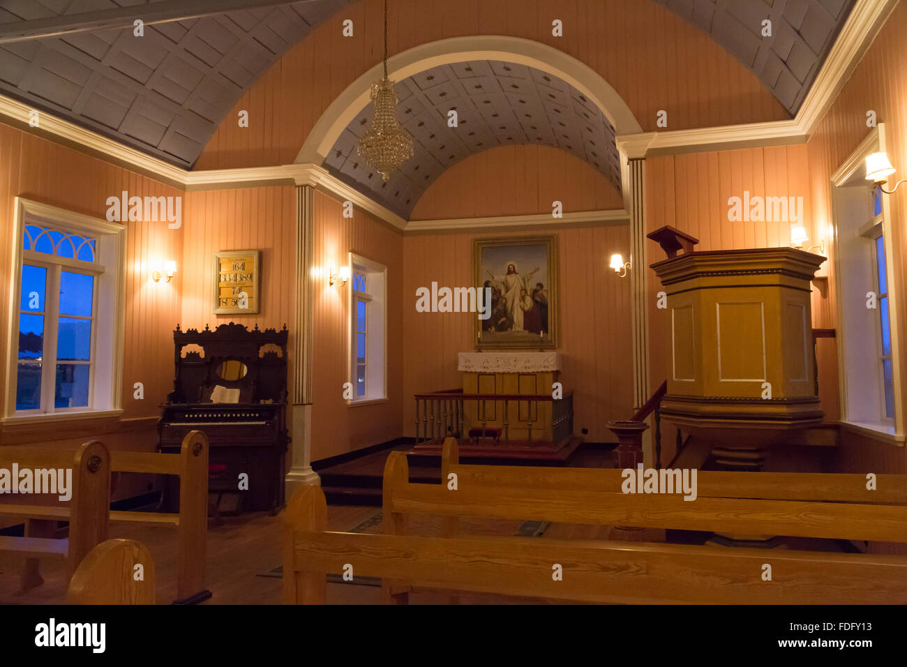 Arched interiors hi-res stock photography and images - Alamy