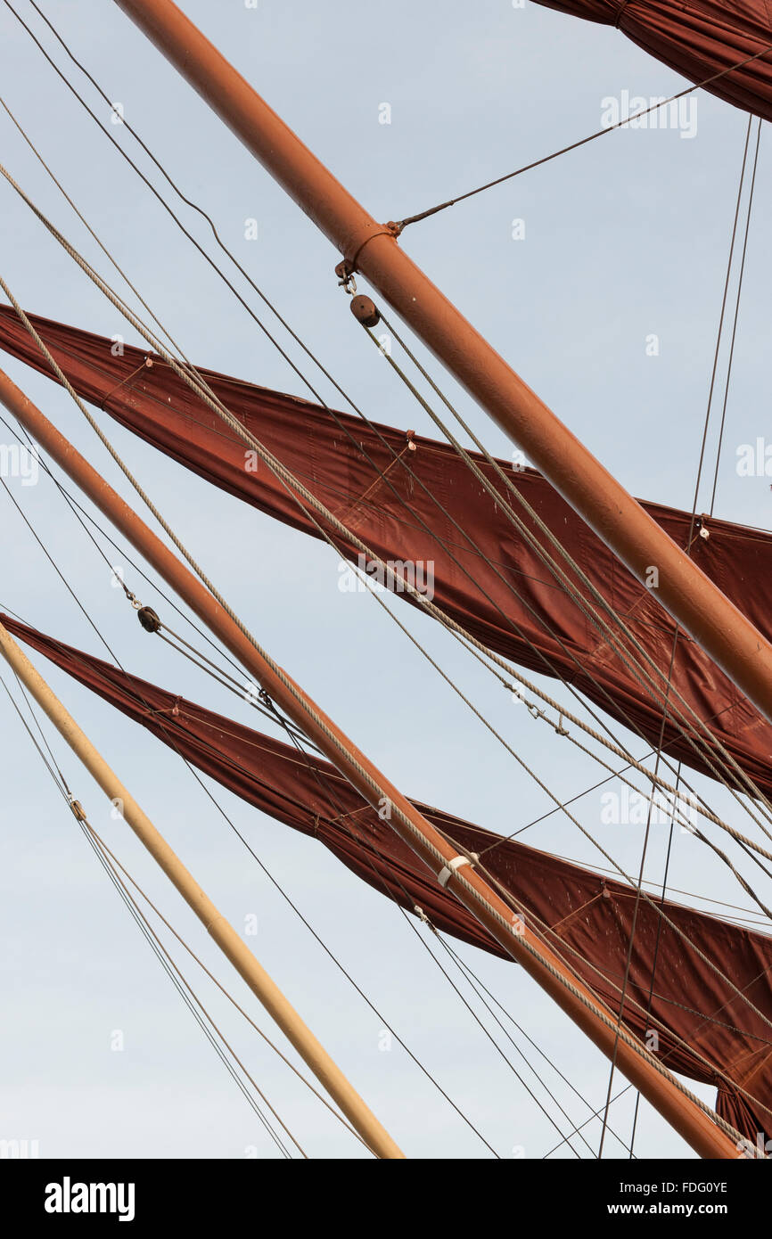 Red barges hi-res stock photography and images - Alamy
