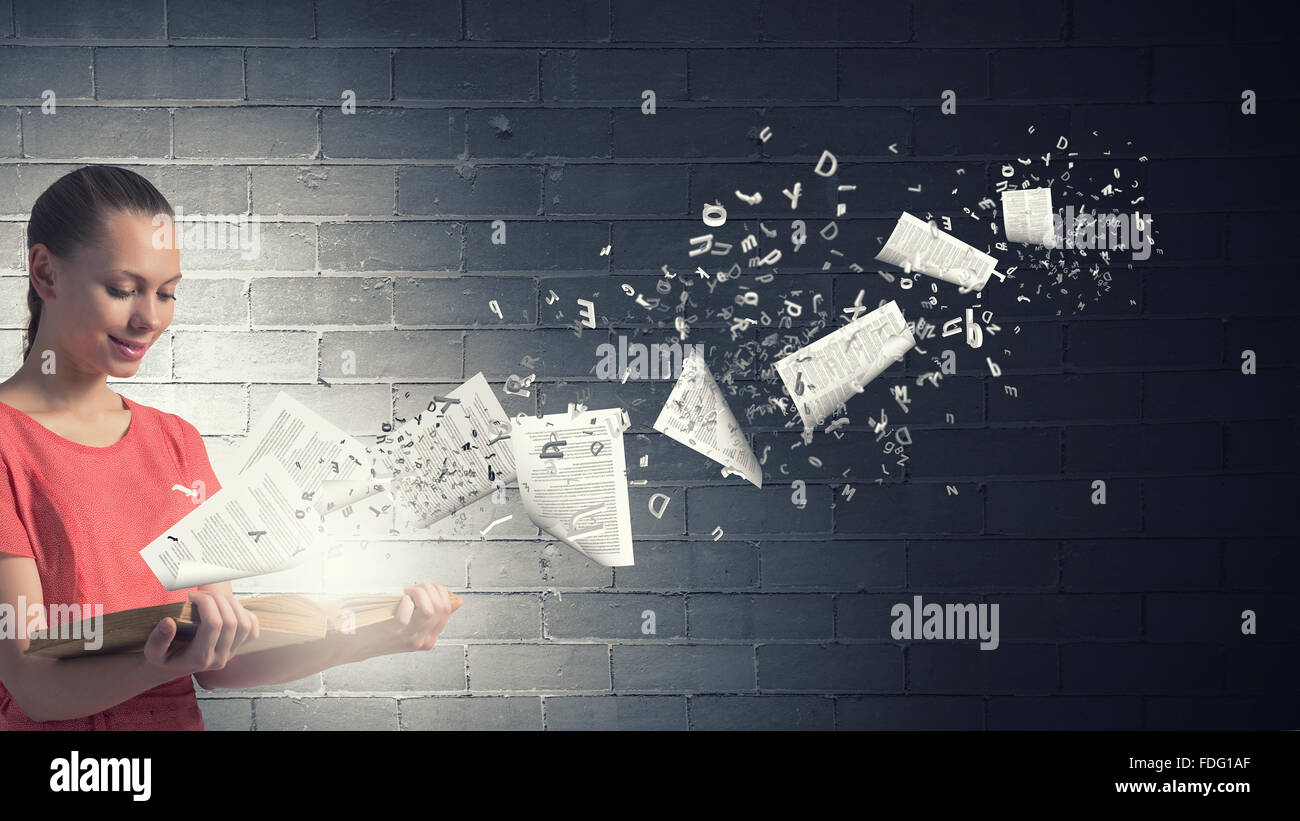 Flying book pages hi-res stock photography and images - Alamy