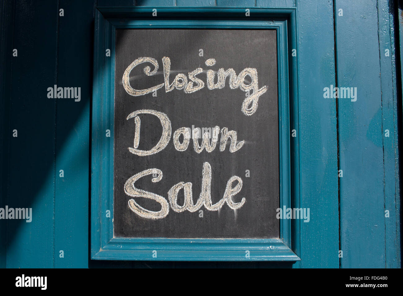 Closing down sign hi-res stock photography and images - Alamy