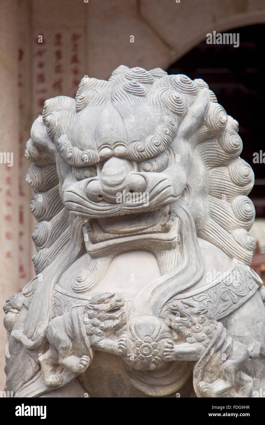 Chinese lion statue Stock Photo - Alamy