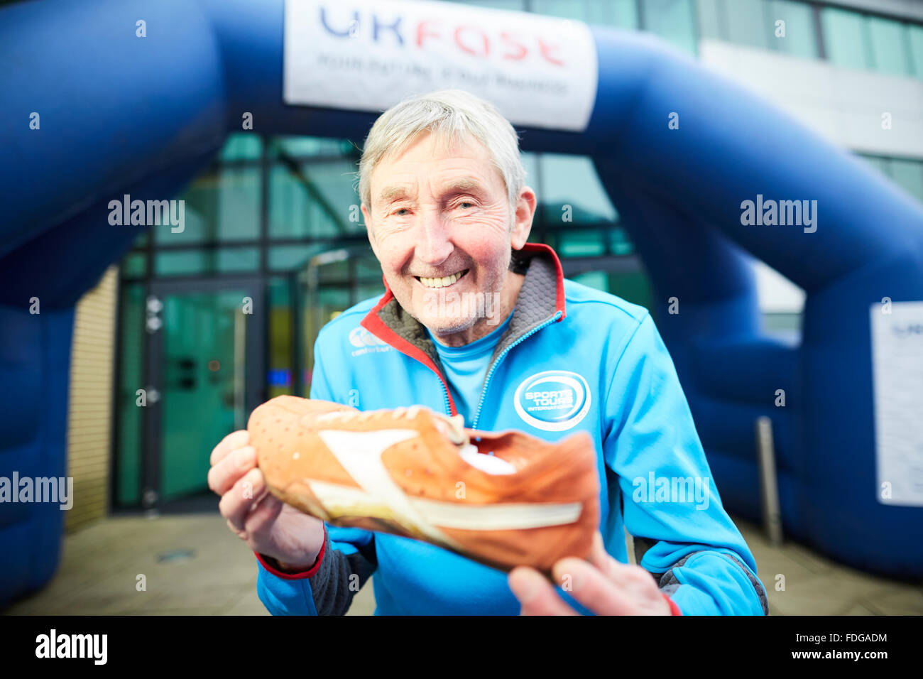 Elderly marathon runner hi-res stock photography and images - Alamy