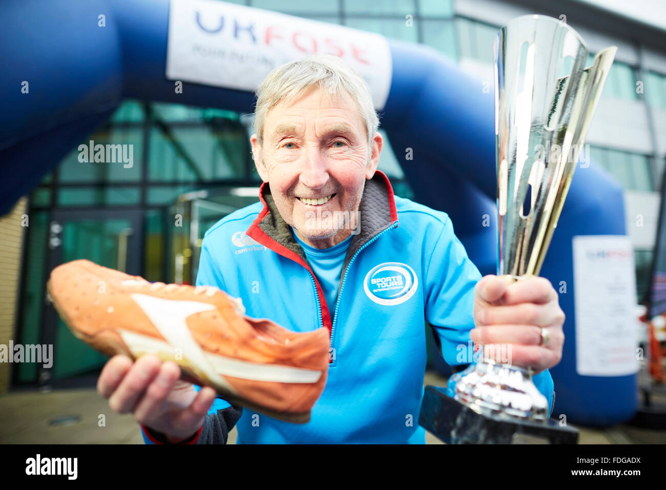 Elderly marathon runner hi-res stock photography and images - Alamy