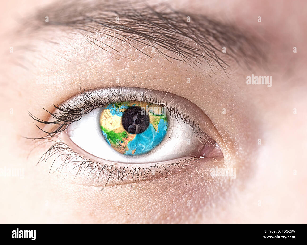 Human eye with planet earth hi-res stock photography and images - Alamy