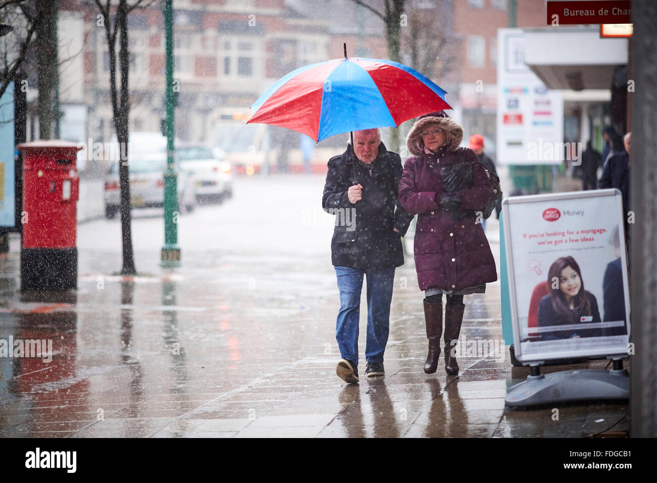 Manchester town hall in rain hi-res stock photography and images - Alamy