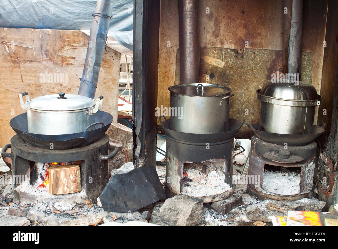 Chinese traditional kitchen Stock Photo - Alamy