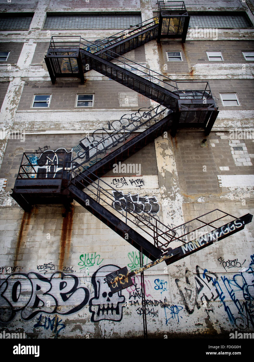 Fire escape graffiti hi-res stock photography and images - Alamy