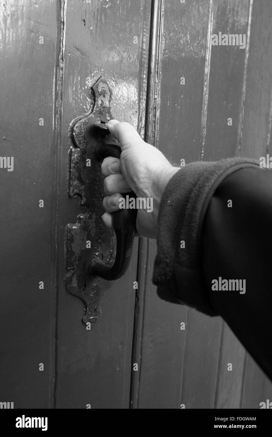 Pulling door hi-res stock photography and images - Alamy