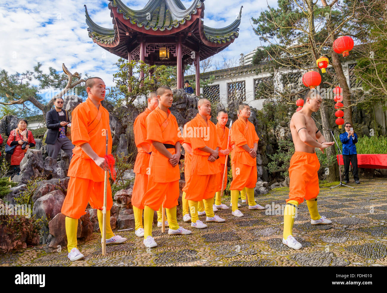 Expert Kung fu performance by Shaolin monks, Dr. Sun Yat Sen Classical ...