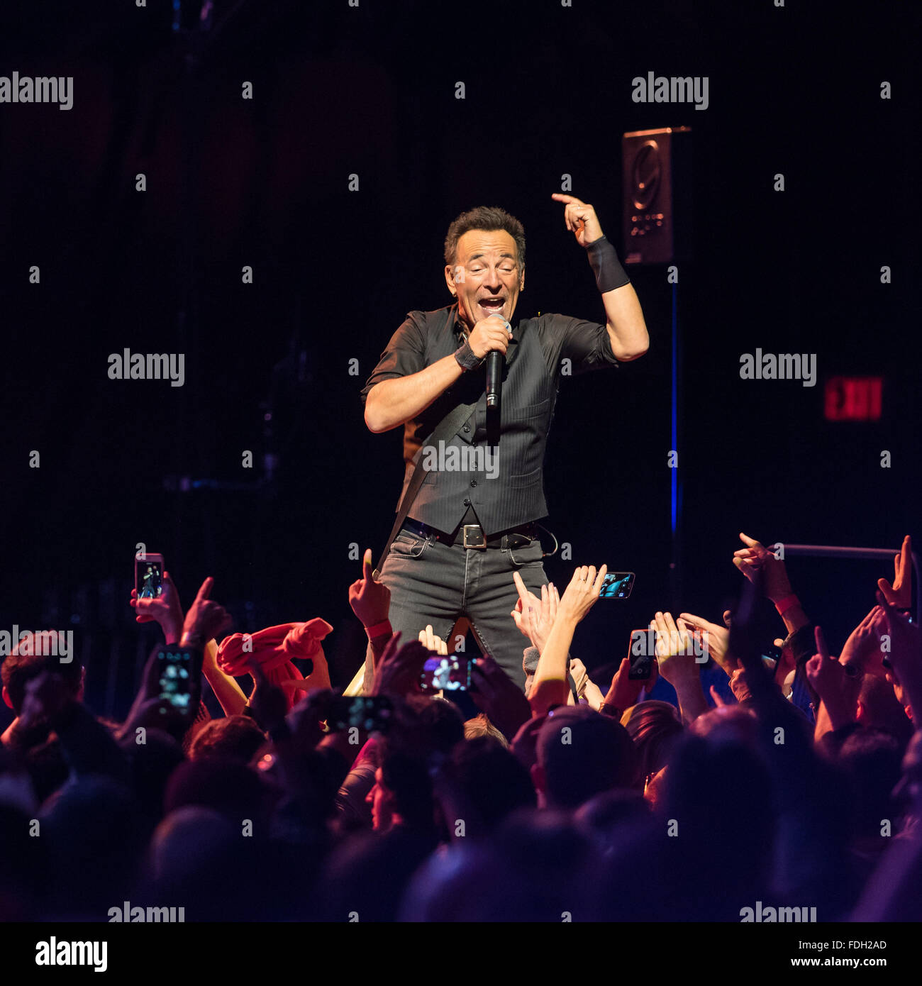 Jan. 29, 2016 - BRUCE SPRINGSTEEN performs at the Verizon Center in ...