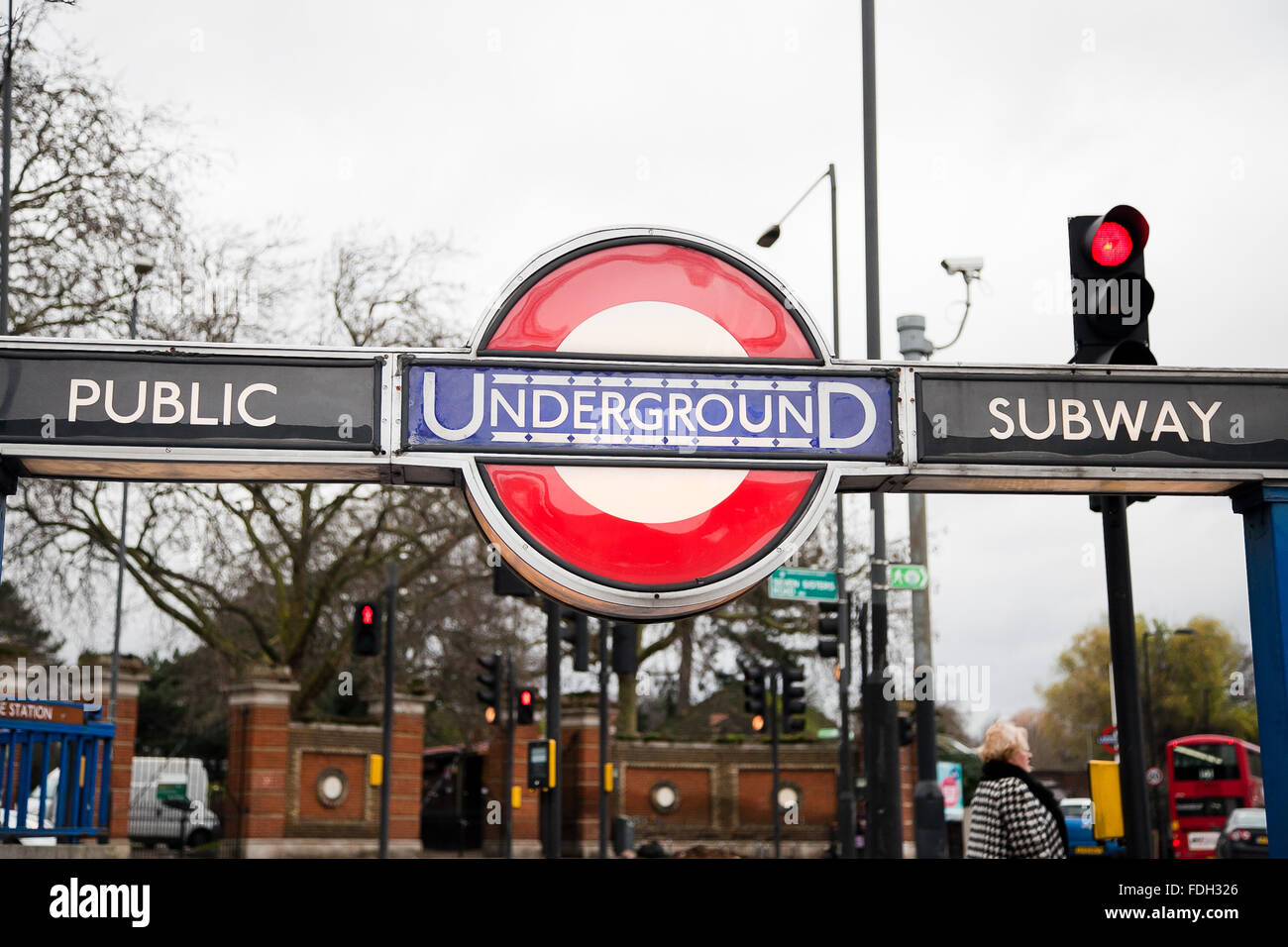 London Underground Station Logo Stock Photos & London Underground ...