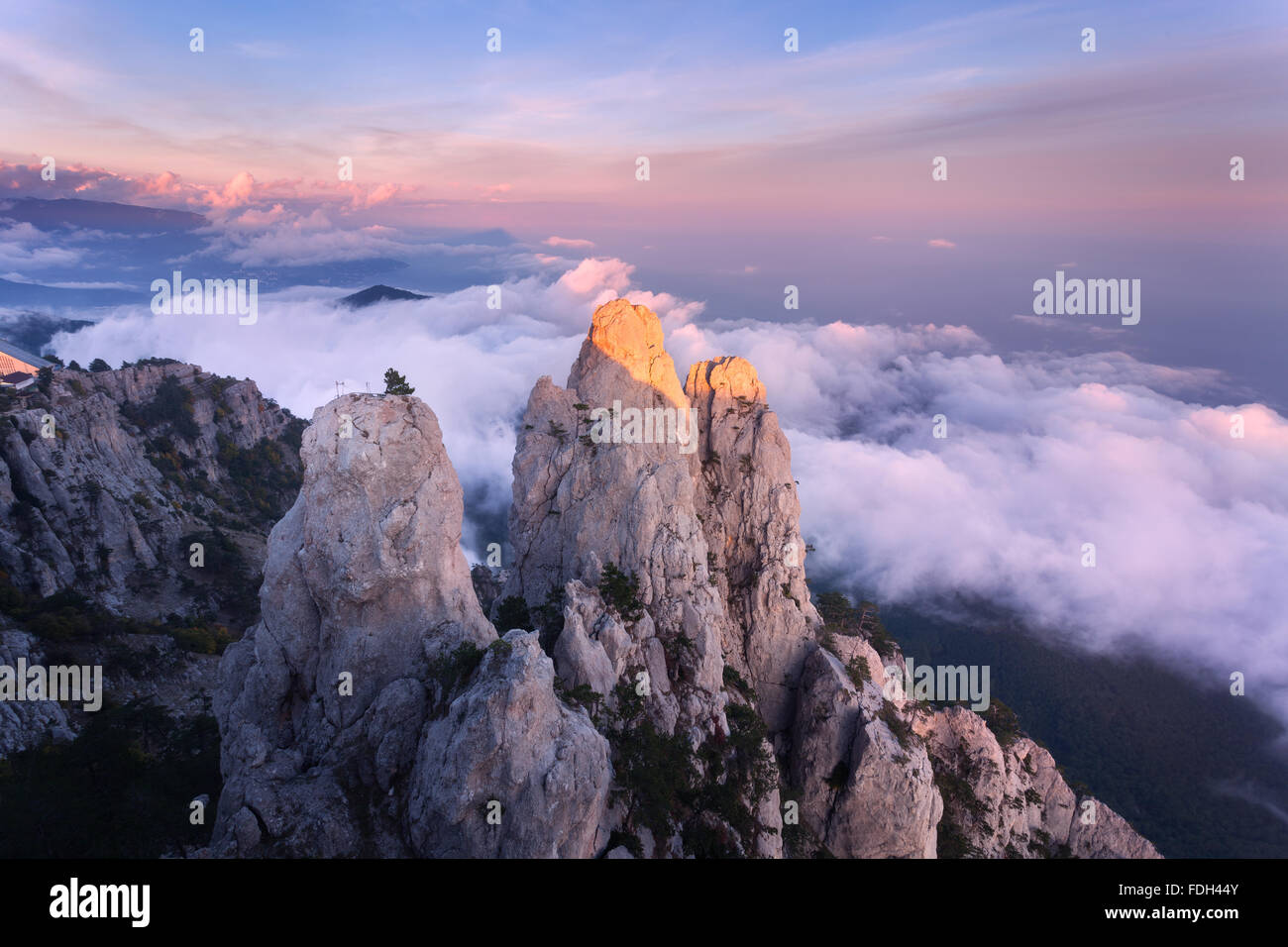 Hill top low nature hi-res stock photography and images - Alamy