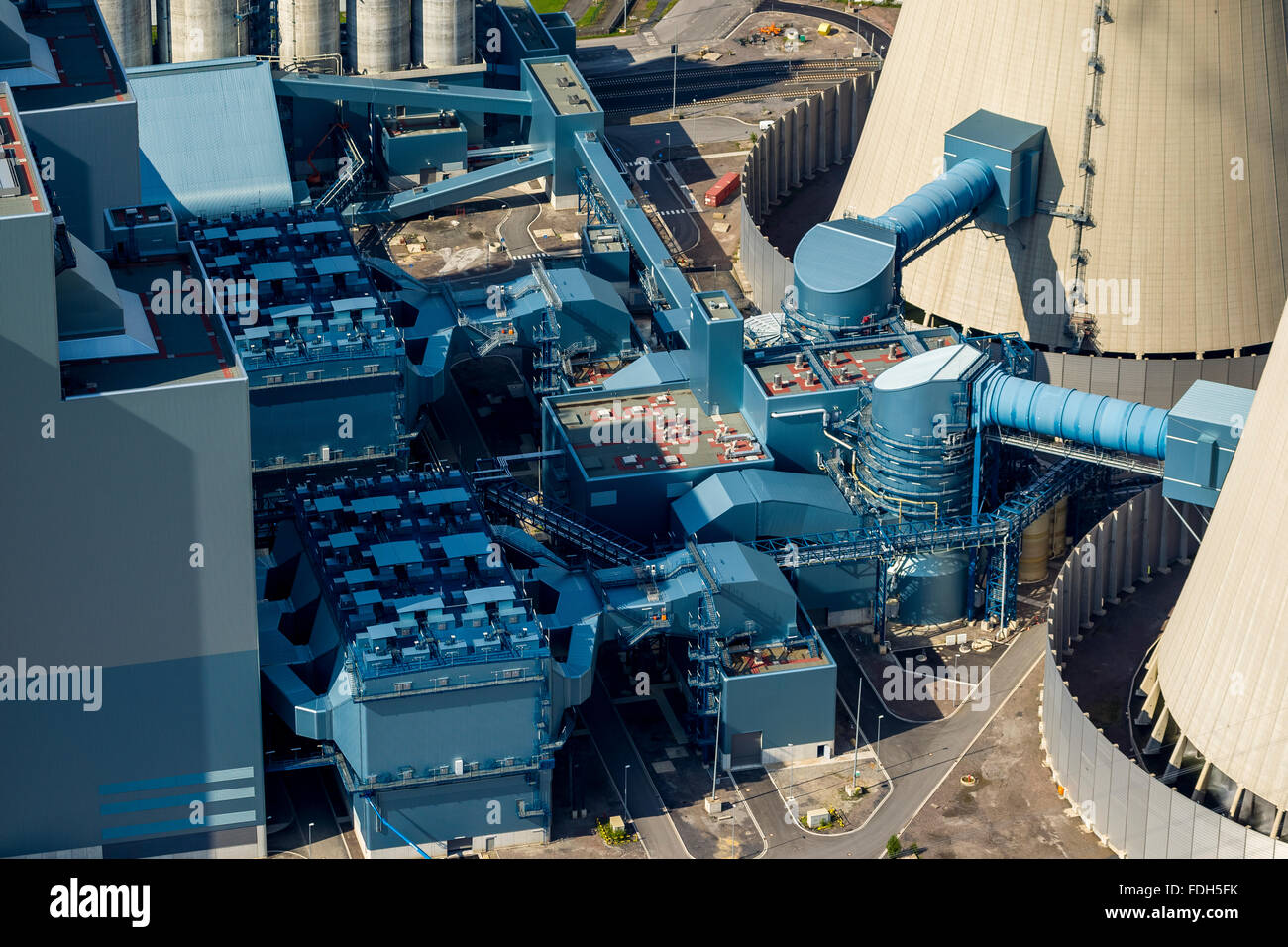 Next to nuclear power station hi-res stock photography and images - Alamy