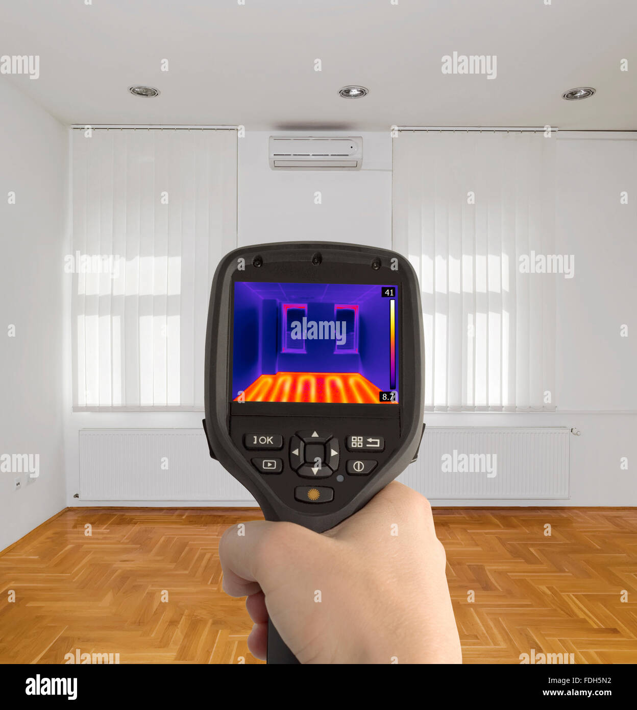 Thermal imaging scanner hi-res stock photography and images - Alamy