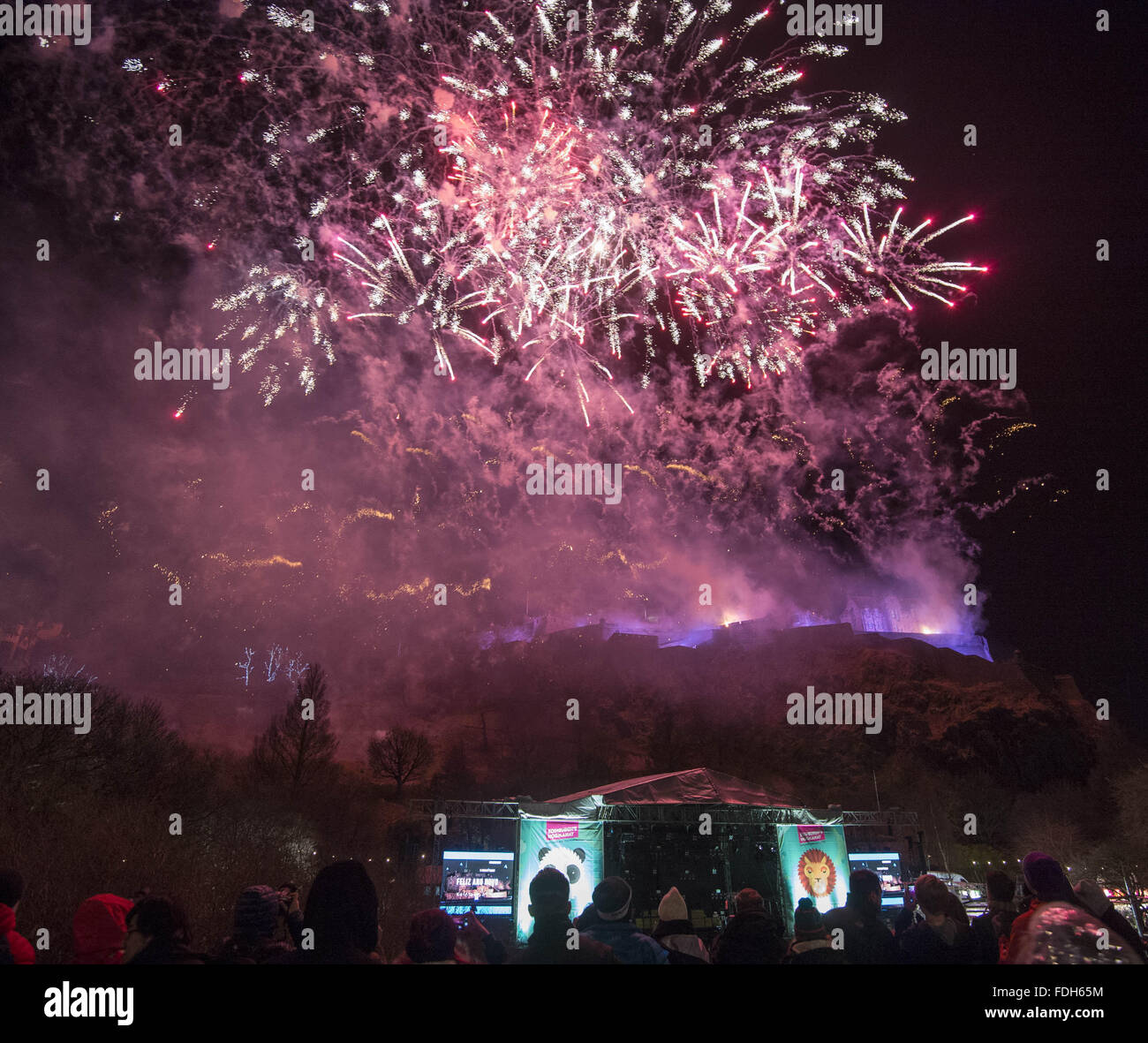 Hogmanay celebrations midnight hi-res stock photography and images - Alamy
