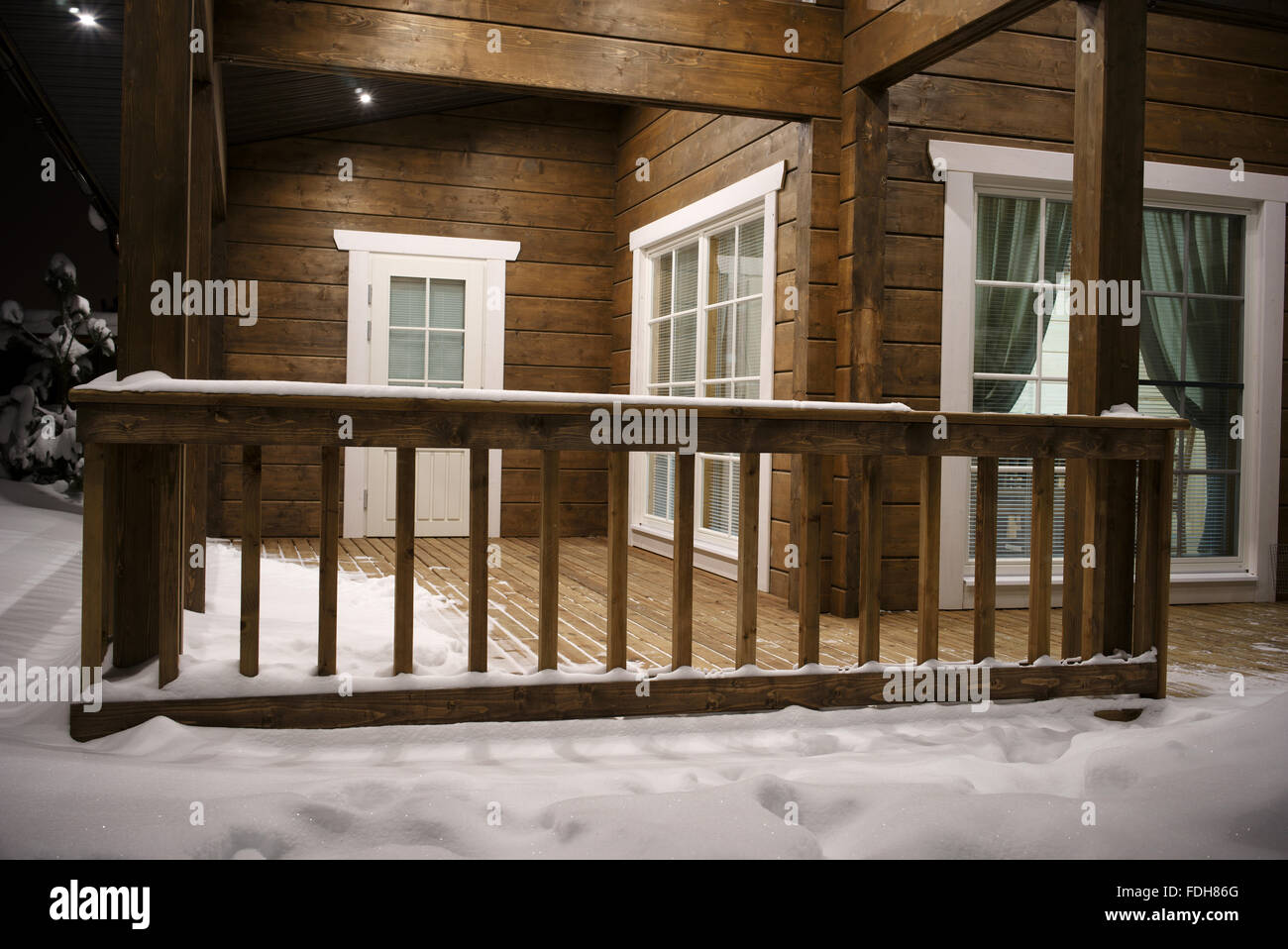 House with veranda hi-res stock photography and images - Alamy