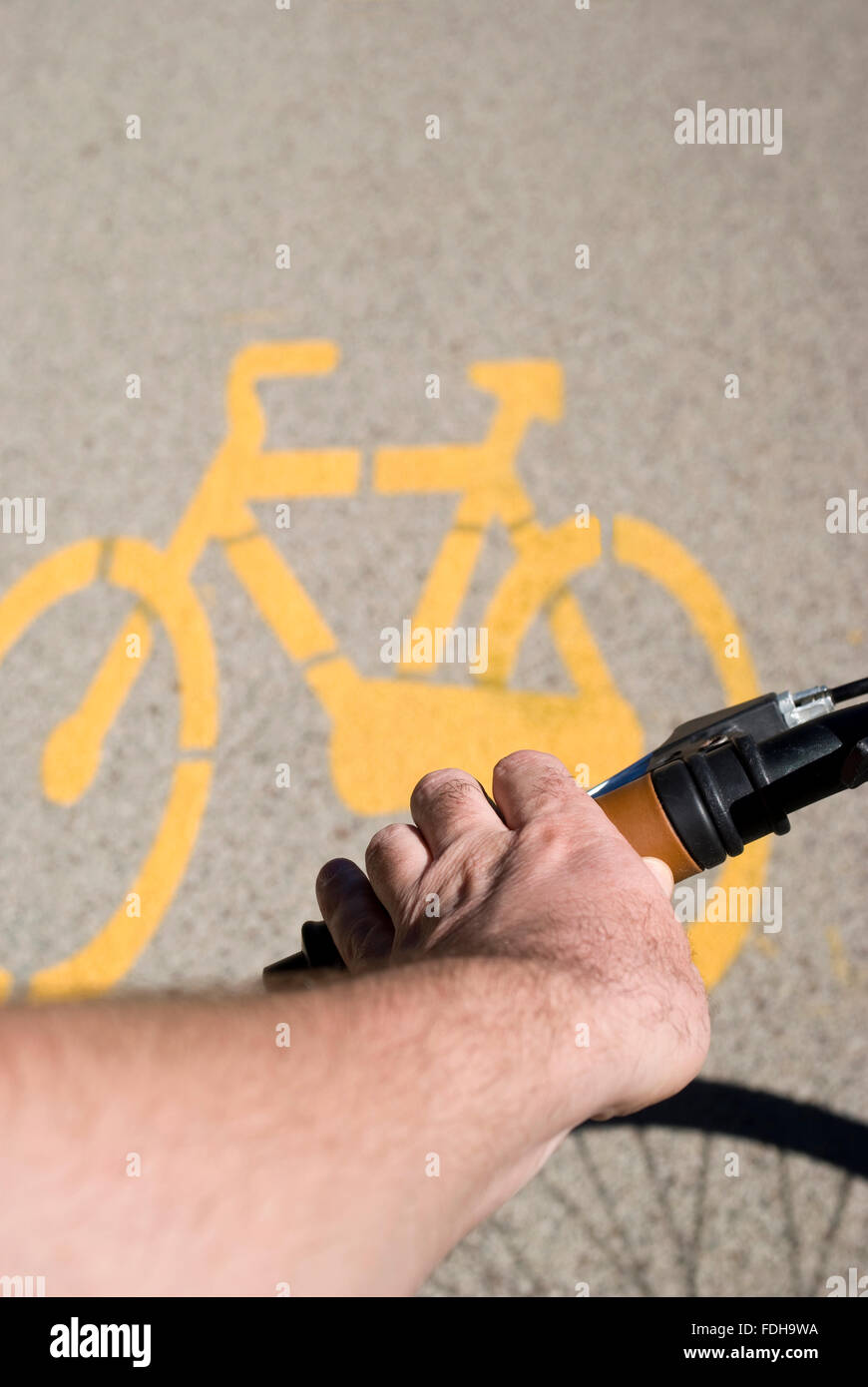 Cycle sign painted on road surface hi-res stock photography and images ...