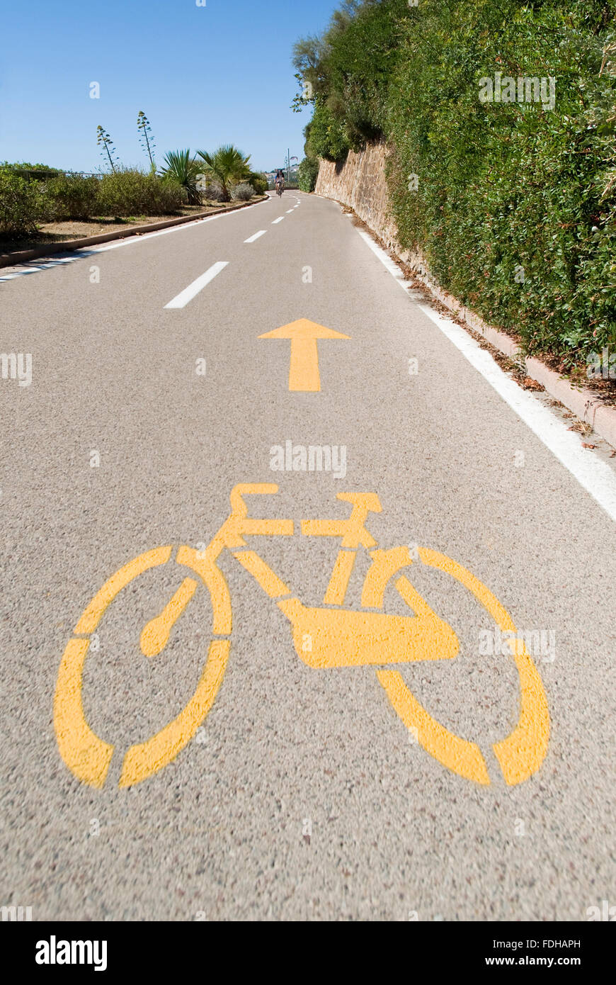 Bike route sing and bicycle hi-res stock photography and images - Alamy