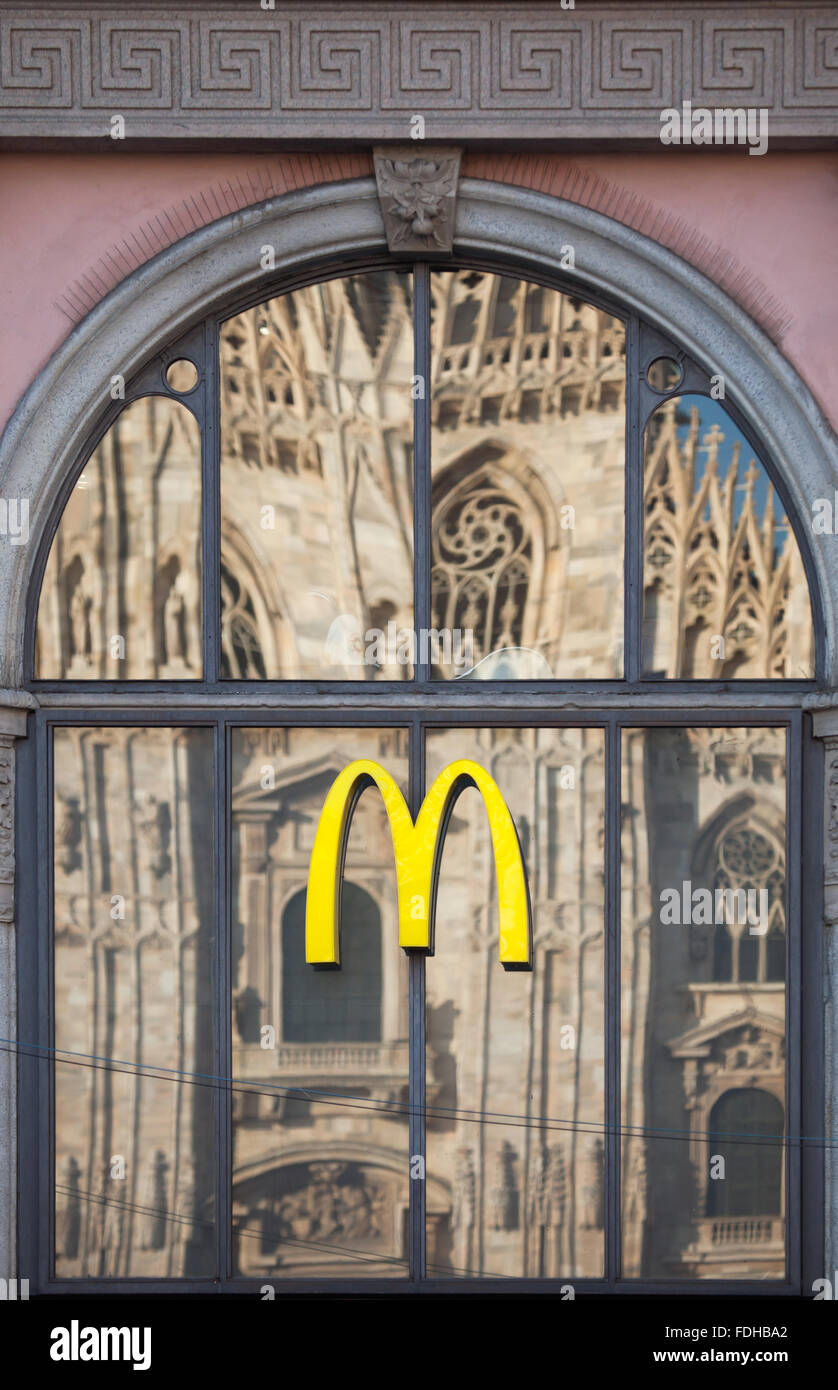 Mcdonalds architectural style hi-res stock photography and images - Alamy
