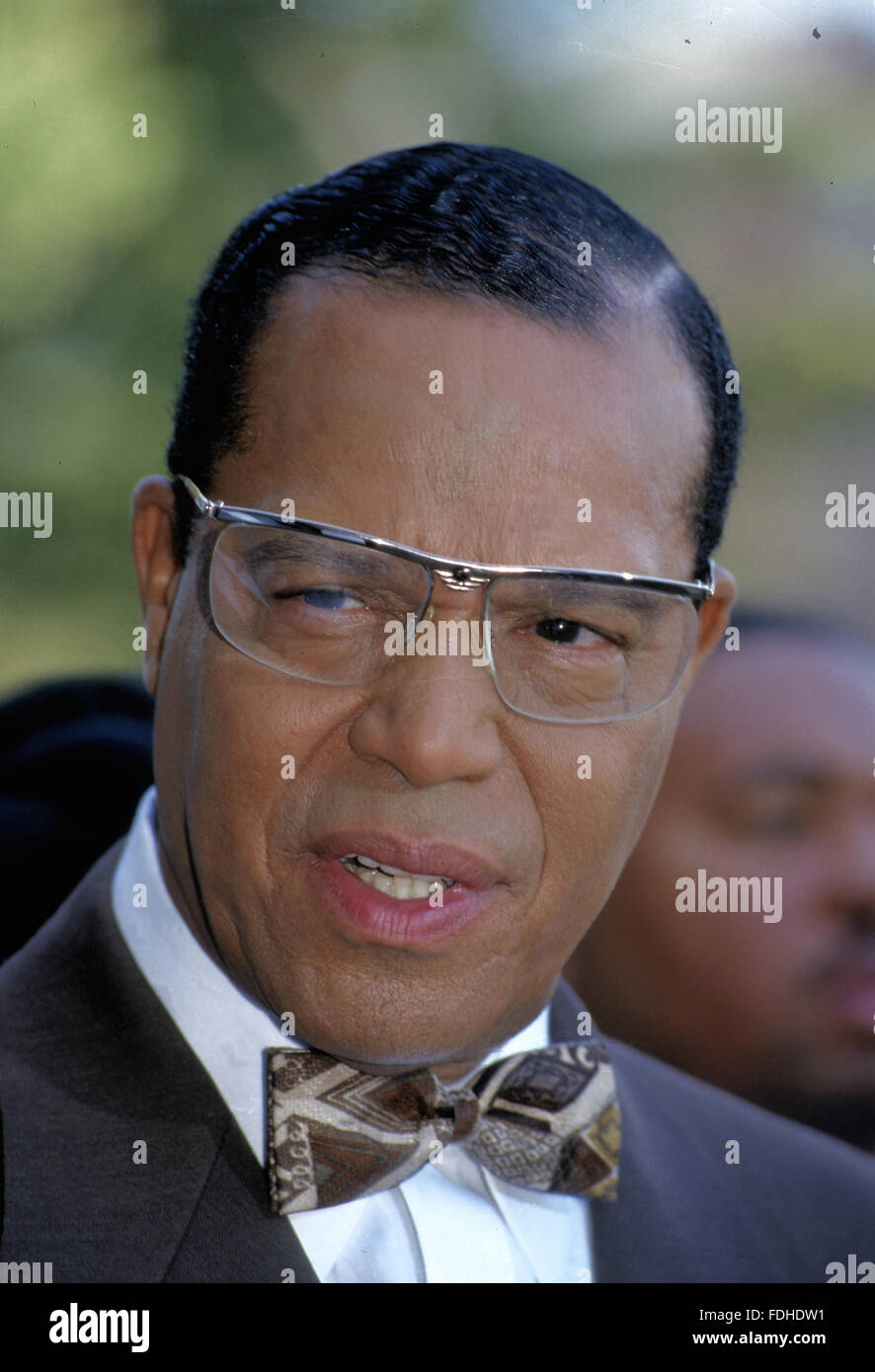Washington, DC., USA, October, 1997 Louis Farrakhan talks with ...