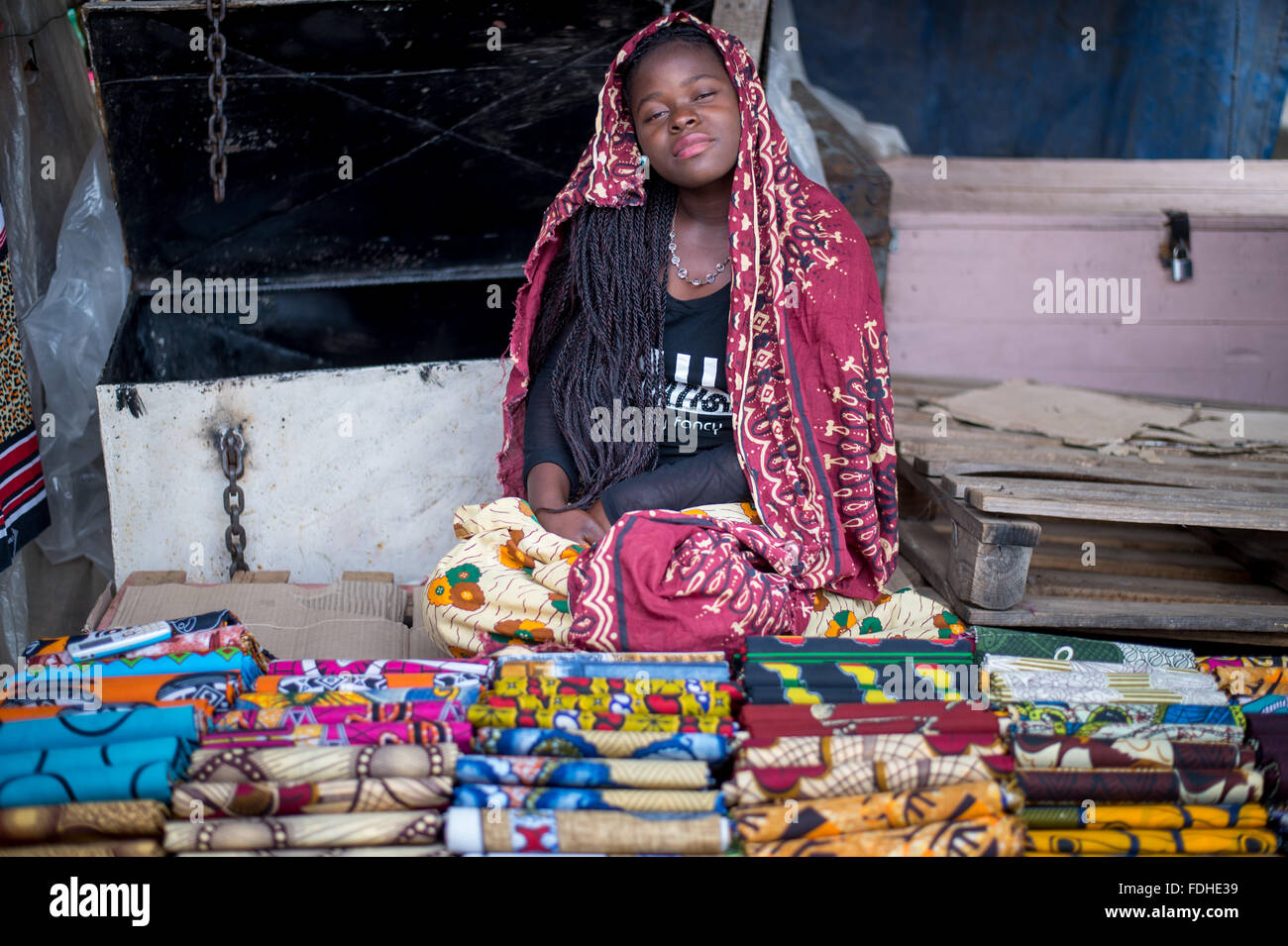 African pattern fabric hi-res stock photography and images - Alamy