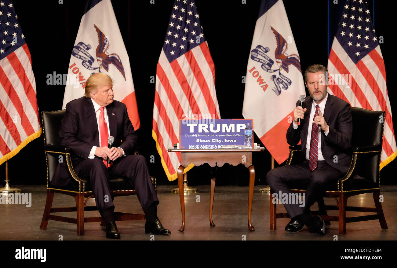 JERRY FALWELL JR. makes a point as Republican presidential candidate ...