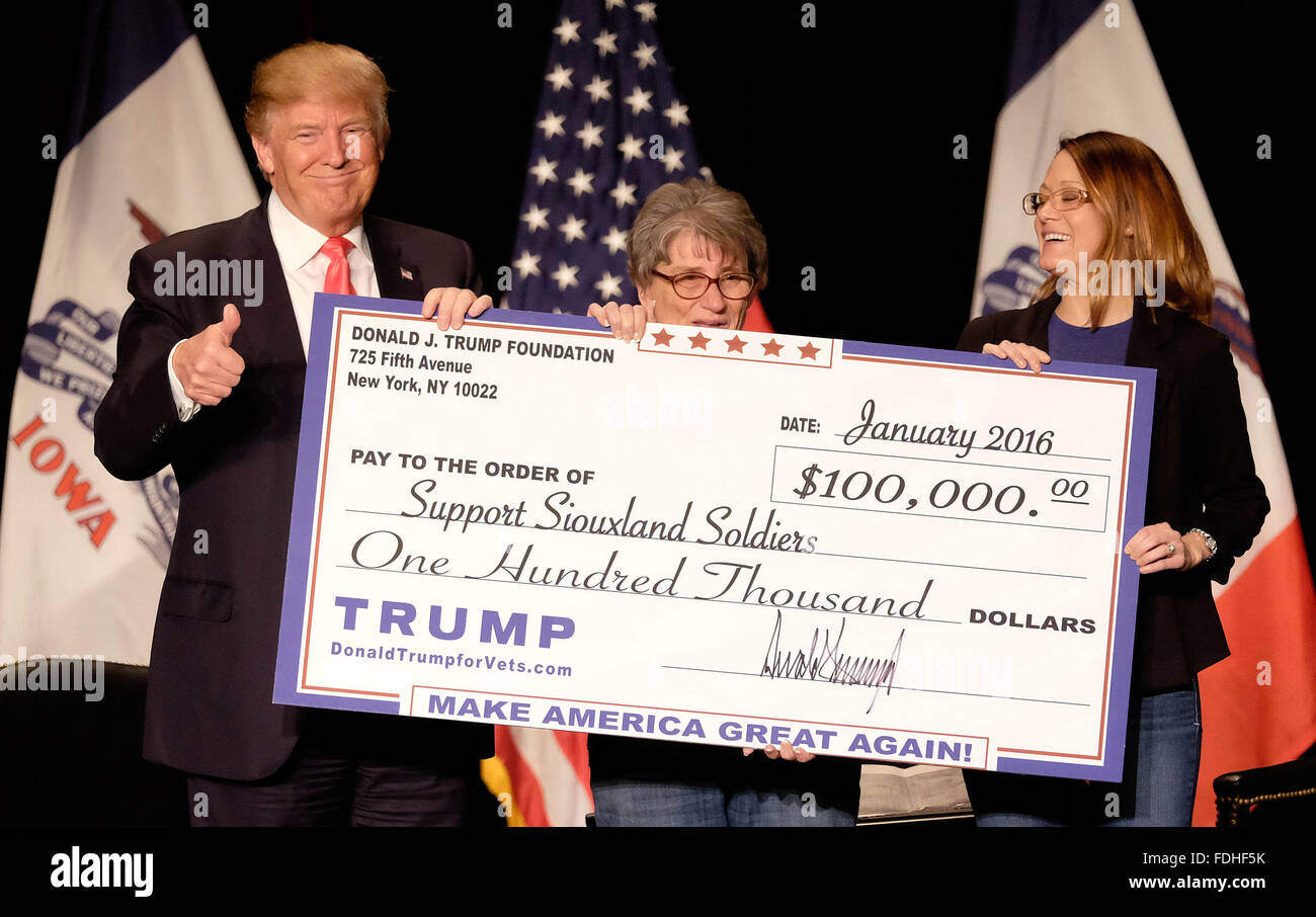Republican presidential candidate businessman DONALD TRUMP donates ...