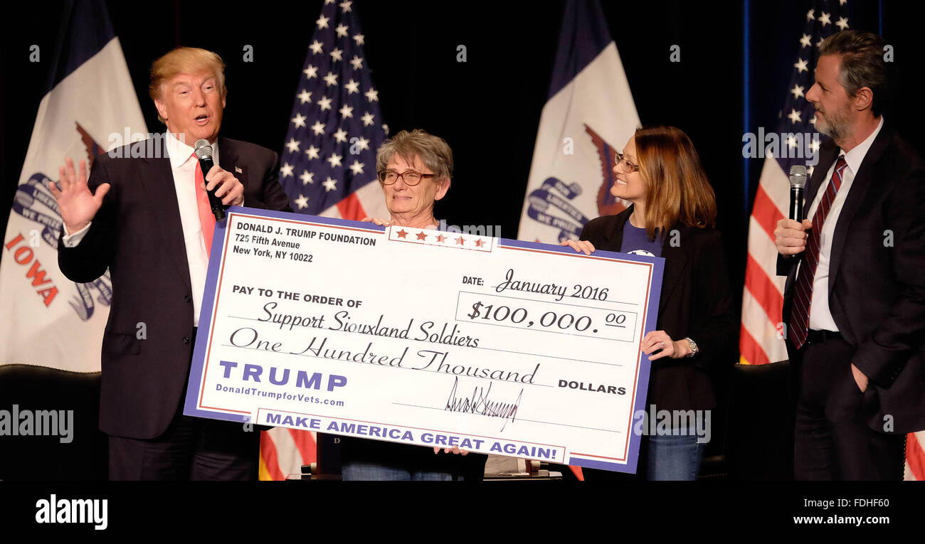 Republican presidential candidate businessman DONALD TRUMP donates ...