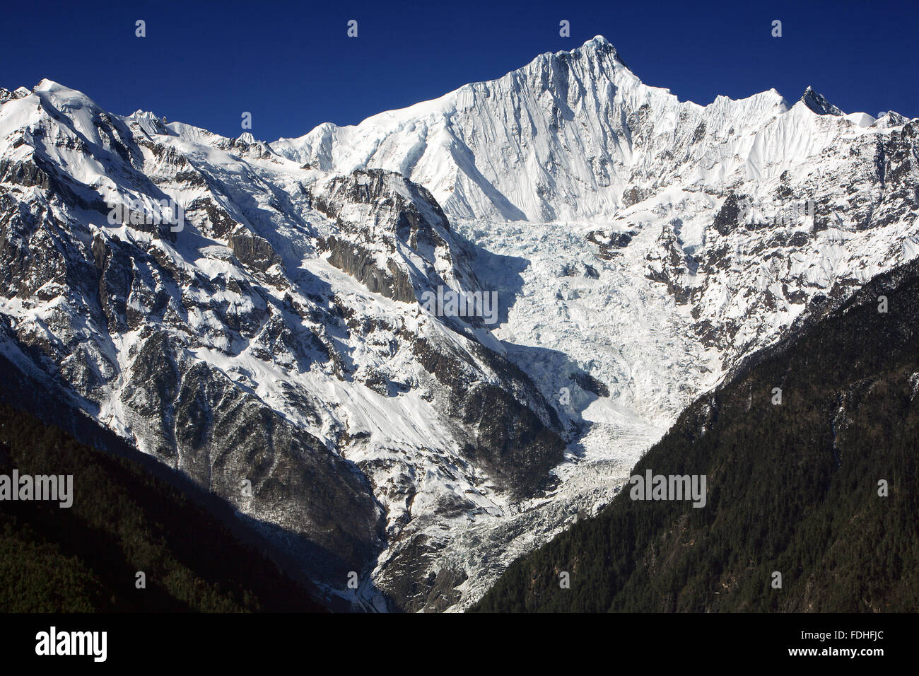 Meili Snow Mountain Deqin County Yunan Province China Stock Photo - Alamy
