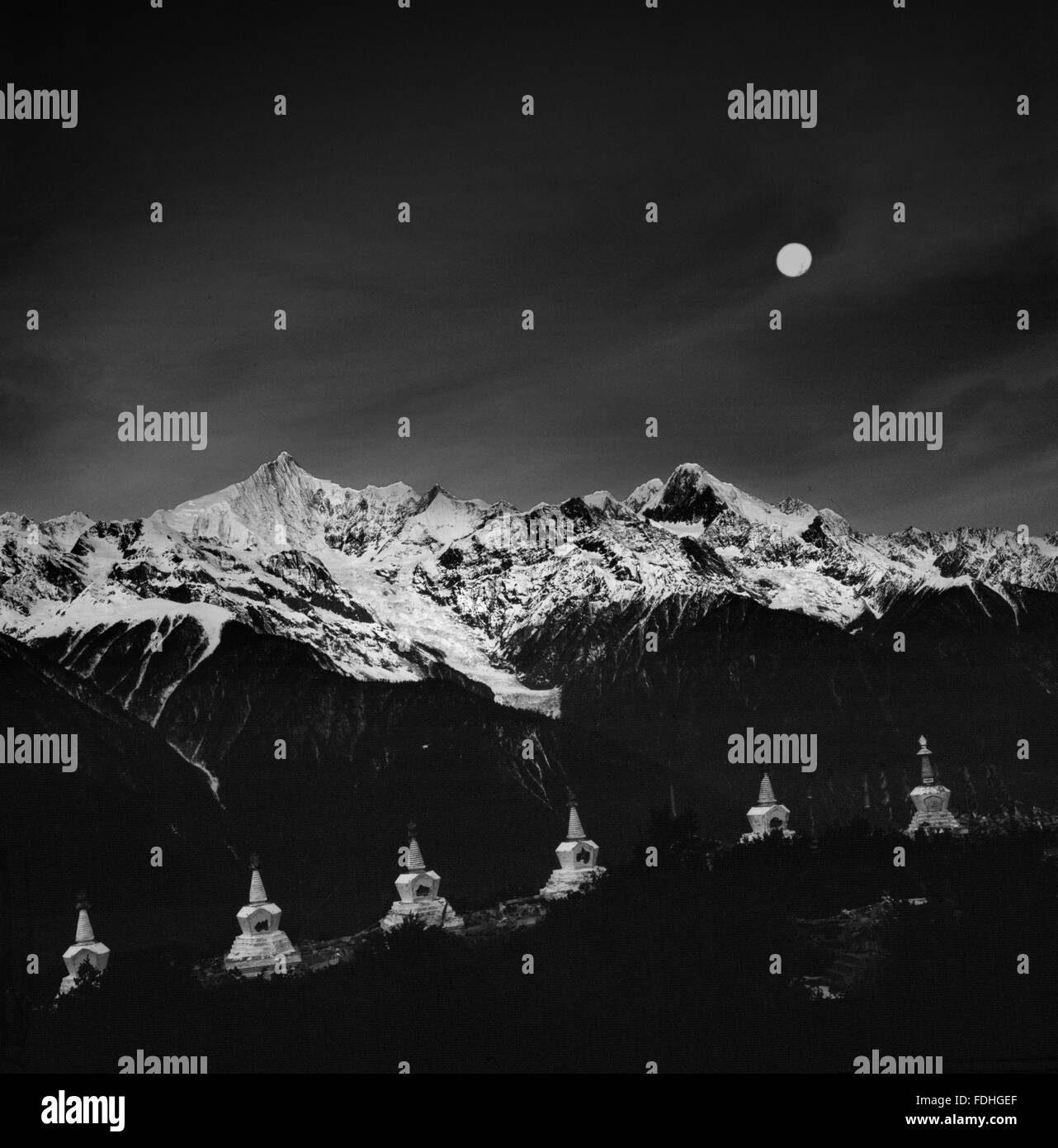 Yunan china Black and White Stock Photos & Images - Alamy