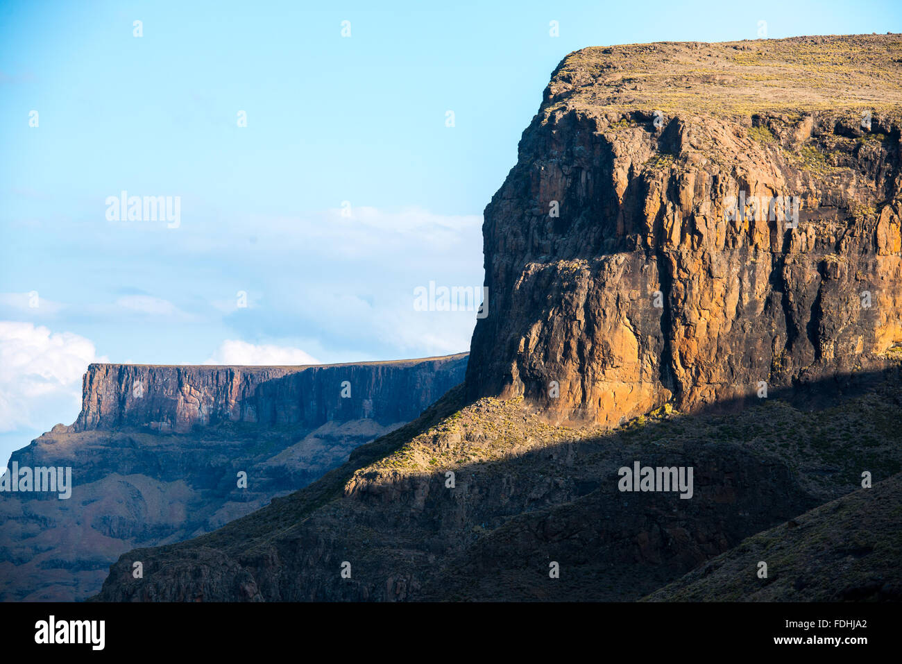 Sun shining on the edge of a mountain in Sani Pass, Lesotho, Africa ...