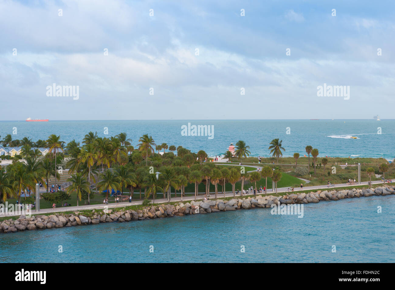 South point park pier hi-res stock photography and images - Alamy