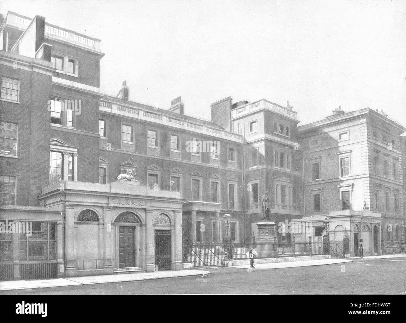 LONDON: Pall Mall- The War Office, antique print 1896 Stock Photo - Alamy