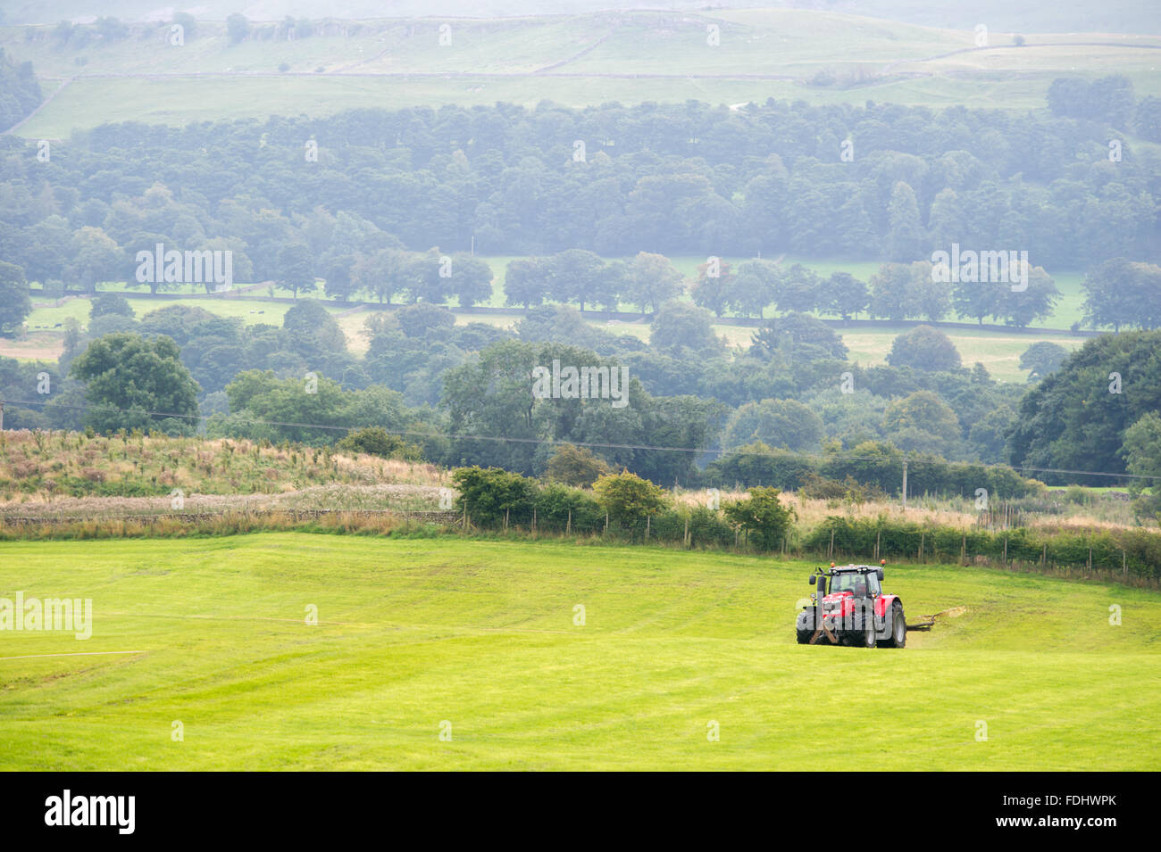 Manure spreader tractor hi-res stock photography and images - Alamy