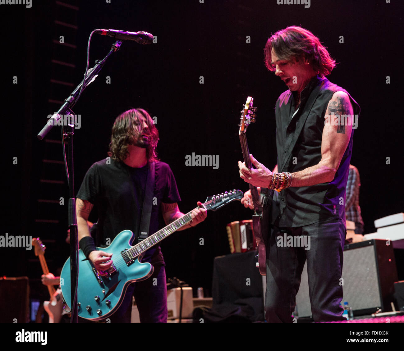 Rick Springfield and Dave Grohl rocking out Stock Photo - Alamy
