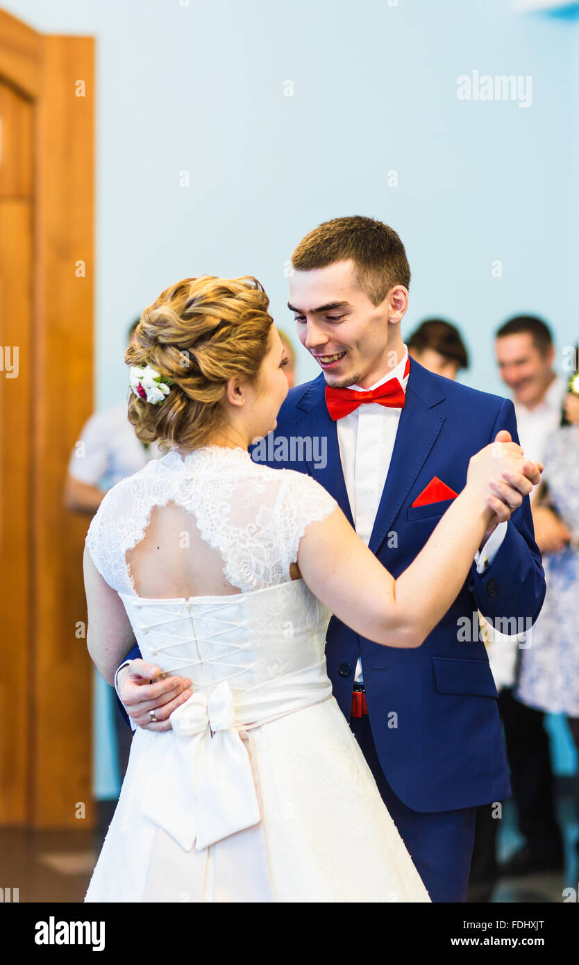 Luxury first wedding dance hi-res stock photography and images - Alamy