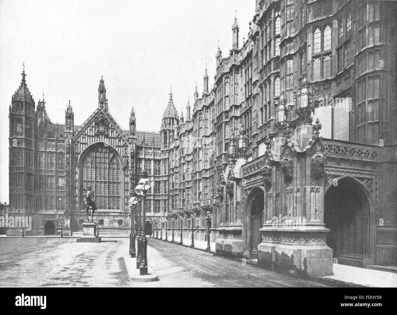 Peers entrance hi-res stock photography and images - Alamy