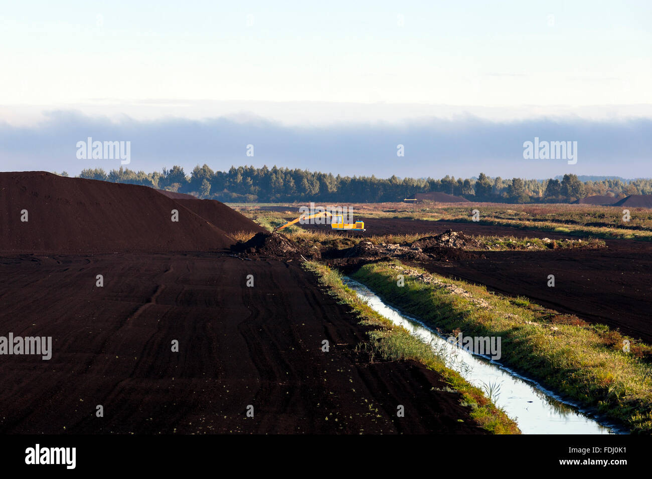 extraction of peat Stock Photo - Alamy