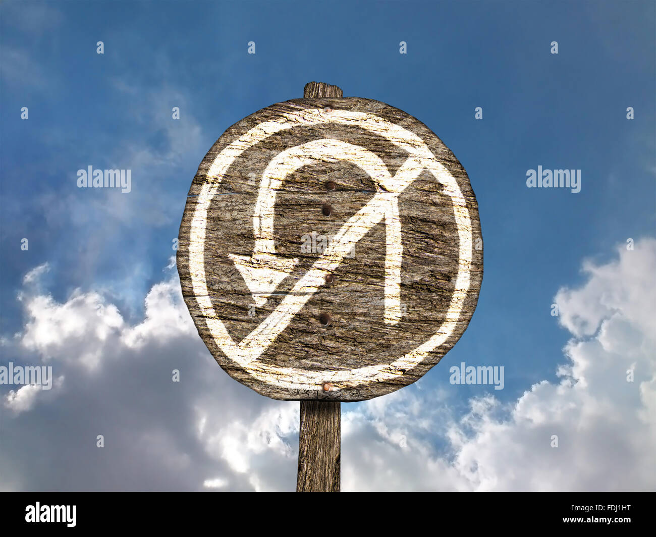 Hand painted wooden sign hi-res stock photography and images - Alamy