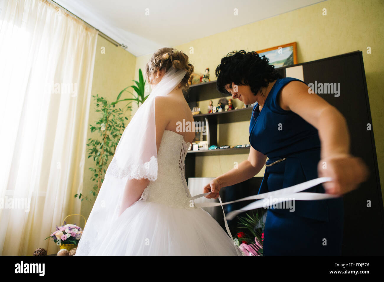 Mom and bride hi-res stock photography and images - Alamy