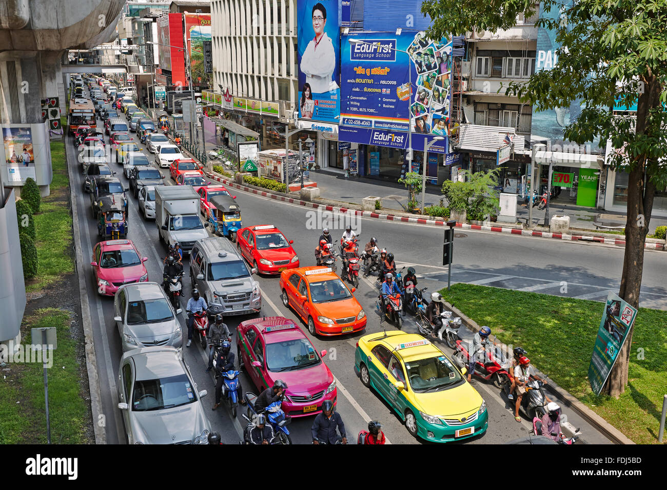 Traffic jam on Rama I Road in Patum Wan district of Bangkok city ...
