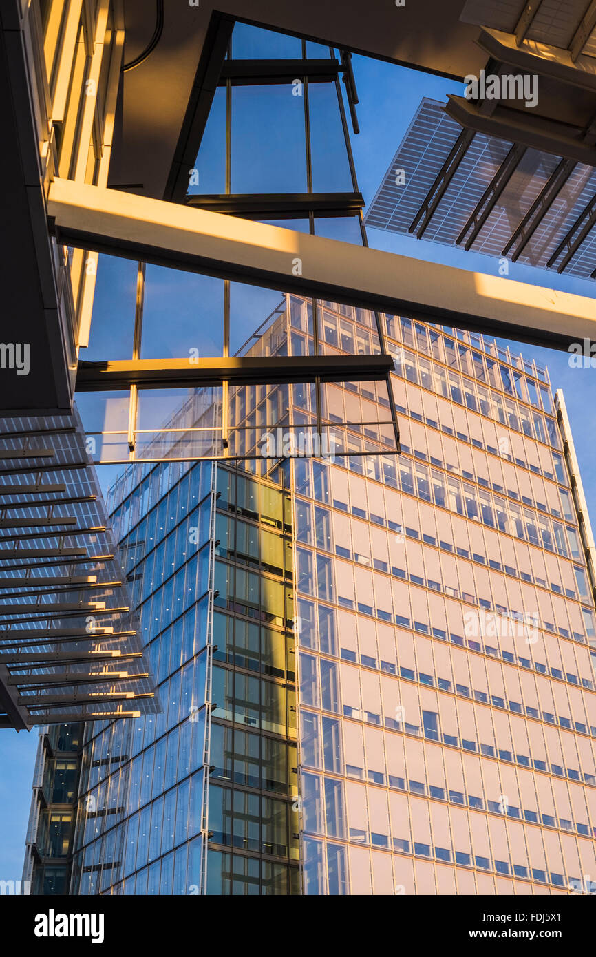 The news office building, london hi-res stock photography and images ...
