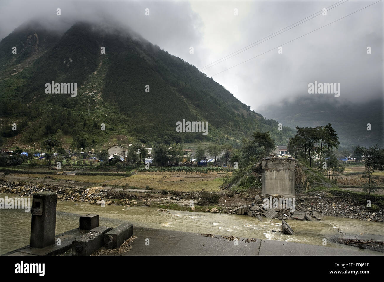 Dammed Lake Shaw Bridge disaster area An County Mianyang City Sichuan ...