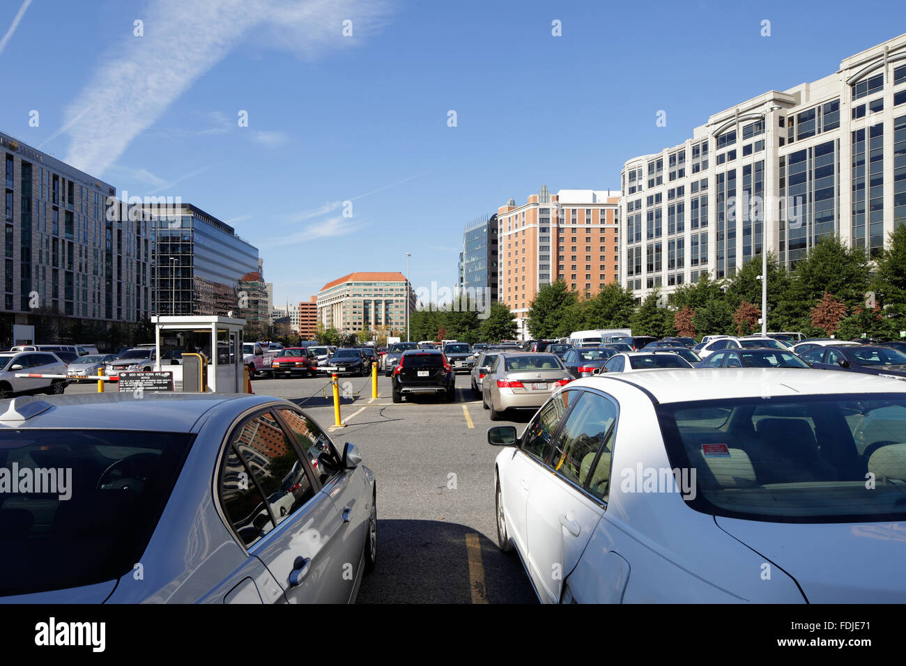 Washington, USA, Parking framed by Buerogebaeuden in Washington DC ...