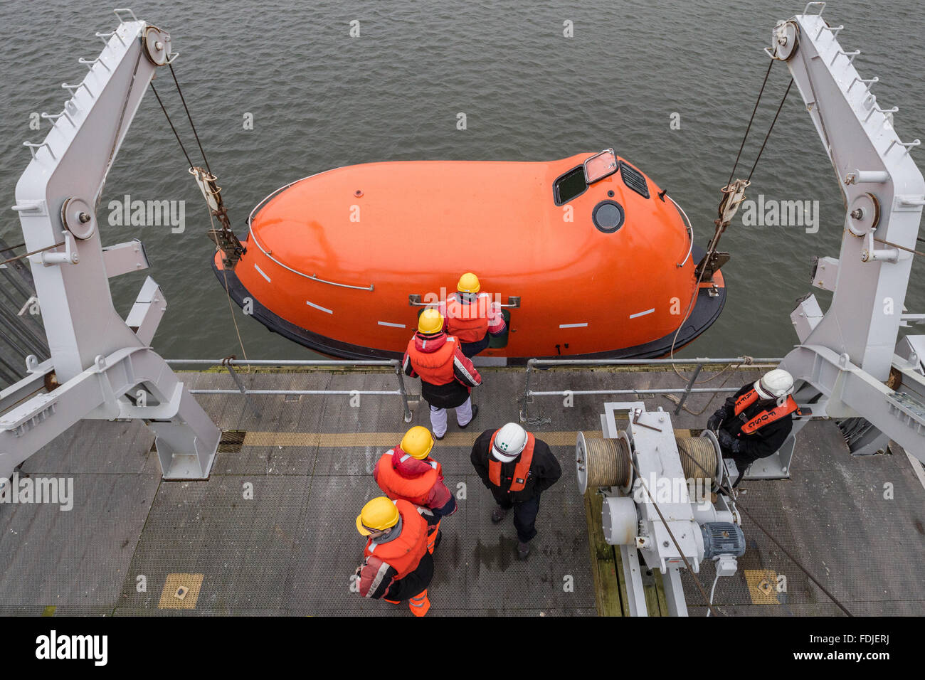 Lifeboat training uk hi-res stock photography and images - Alamy