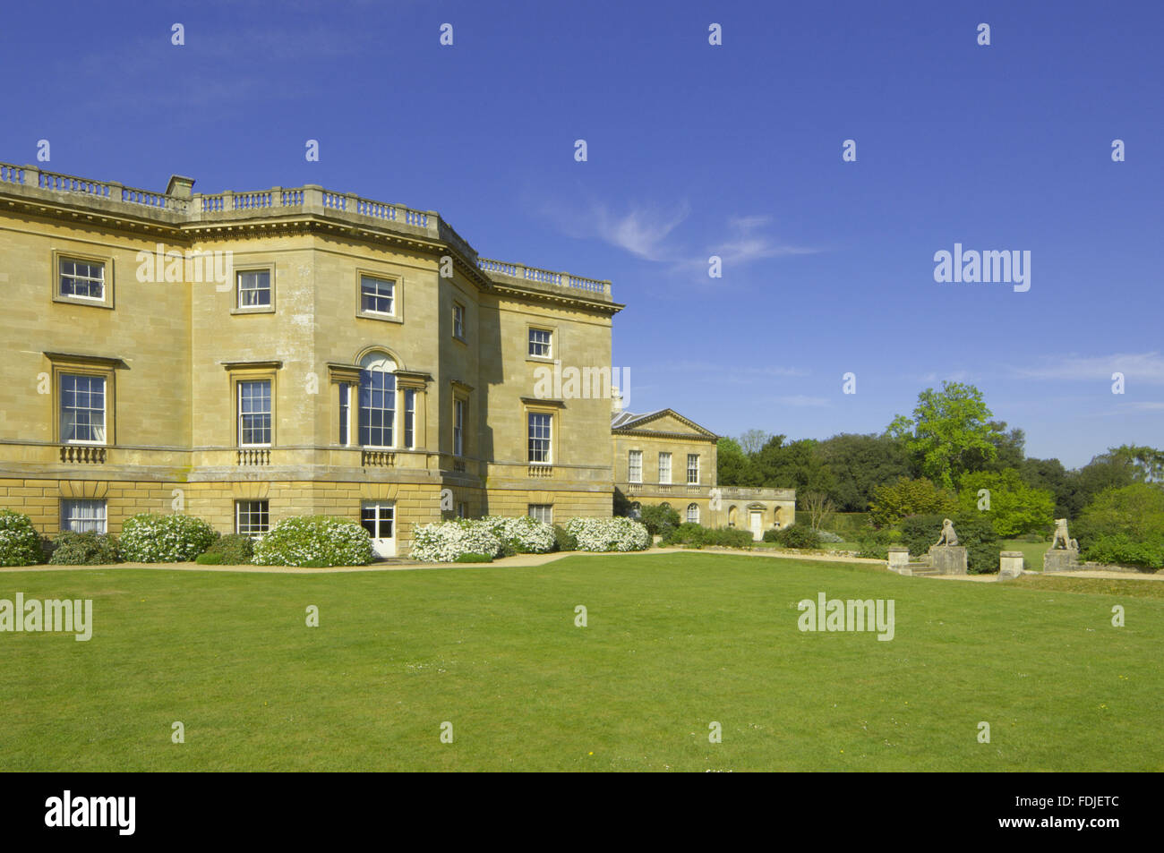 Basildon park grounds and berkshire hi-res stock photography and images ...
