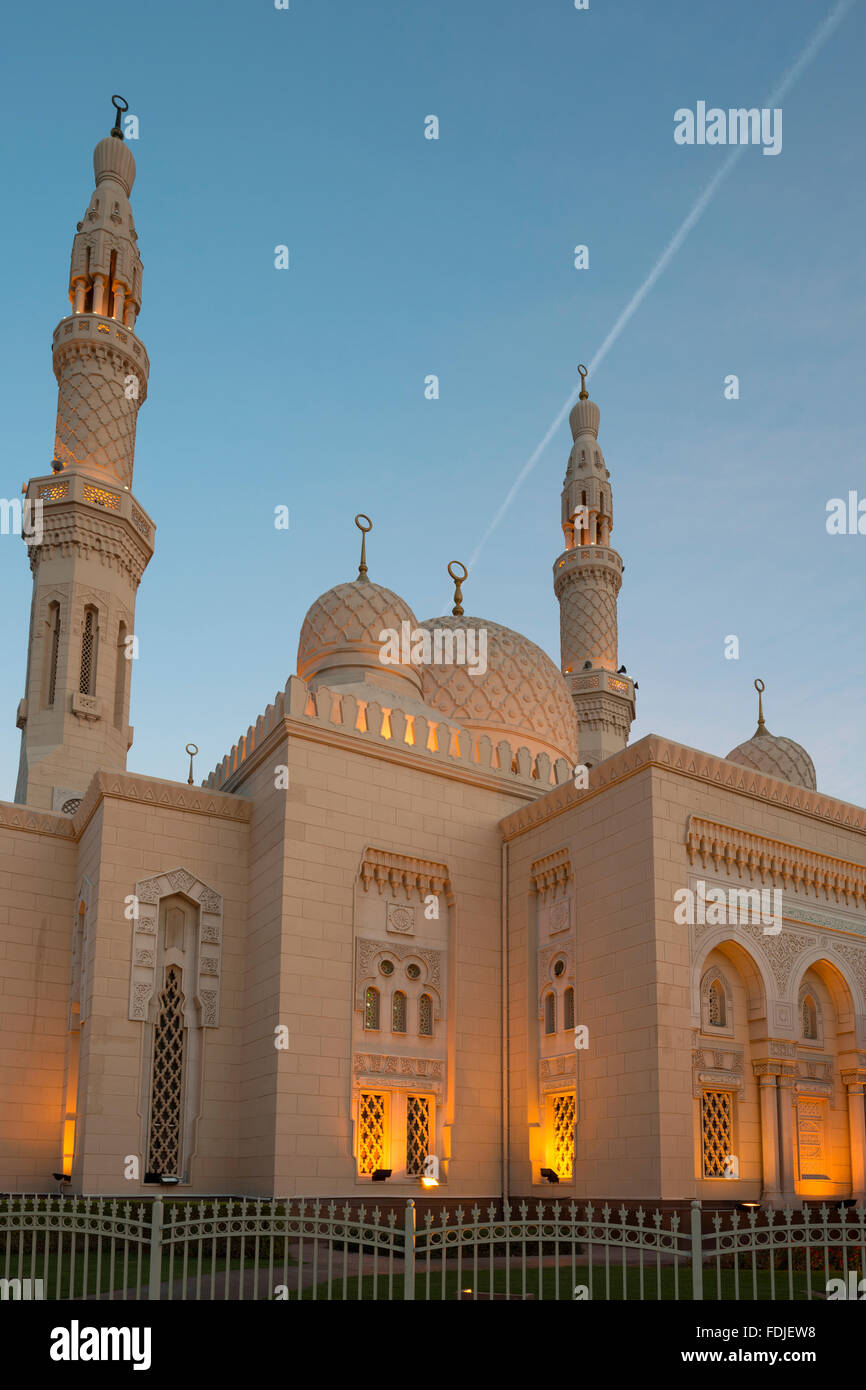 Jumeirah Mosque, Dubai, UAE Stock Photo - Alamy