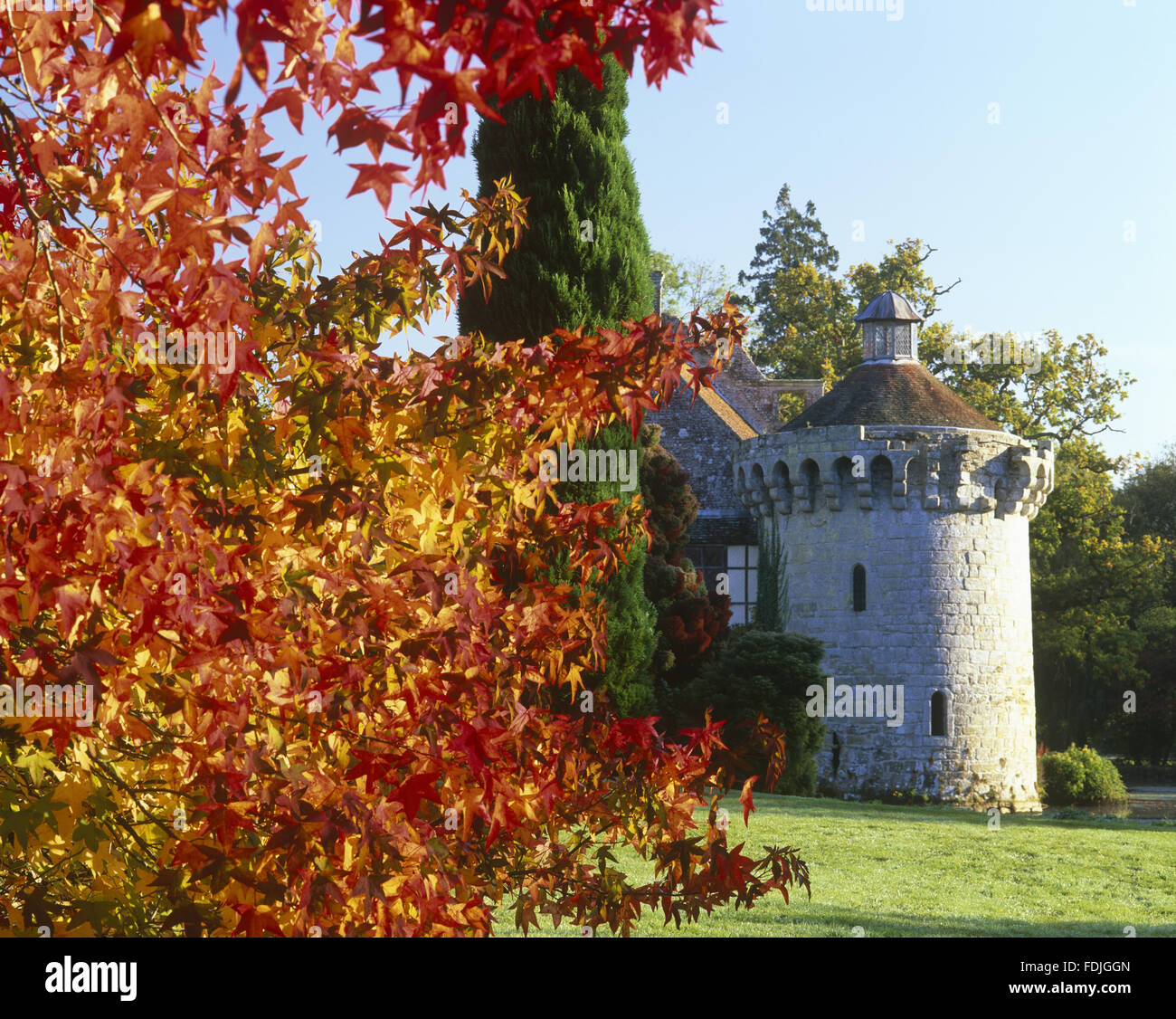 Ruins in kent hi-res stock photography and images - Alamy
