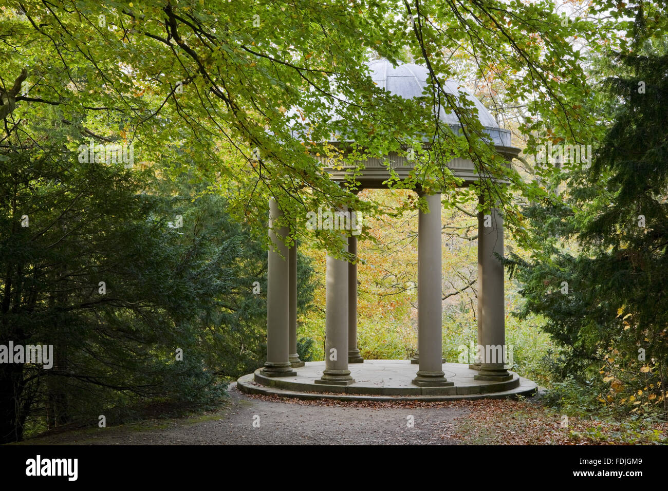 The domed rotunda of the Temple of Fame on the valley side at Studley ...