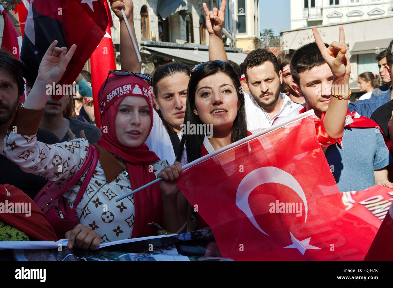 Turkish nationalist flag hi-res stock photography and images - Alamy